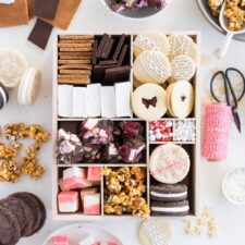 Christmas Cookie Box (How to make a cookie box) - Cloudy Kitchen