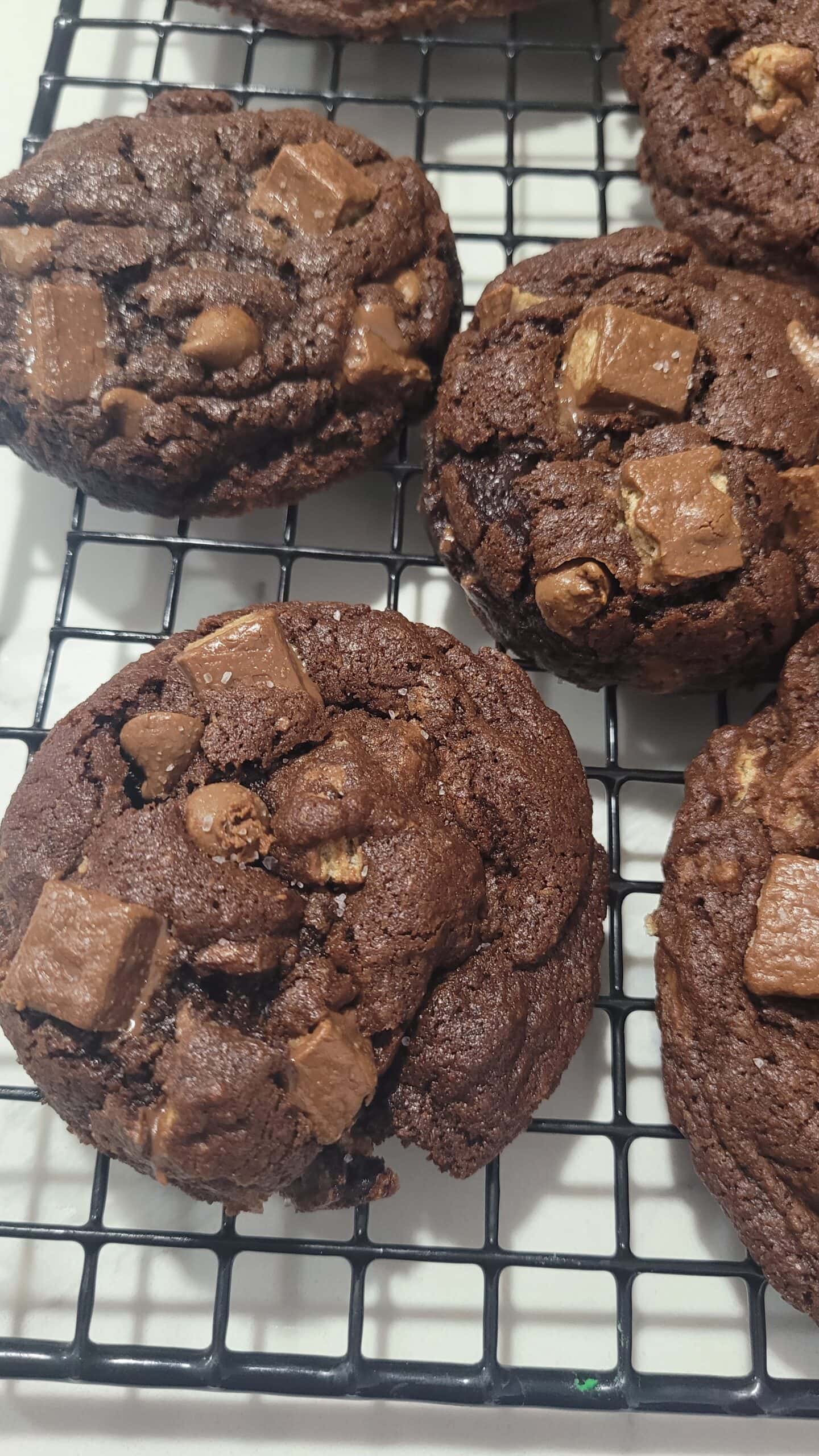 Kit Kat Cookies with Chocolate Chunks - Cloudy Kitchen