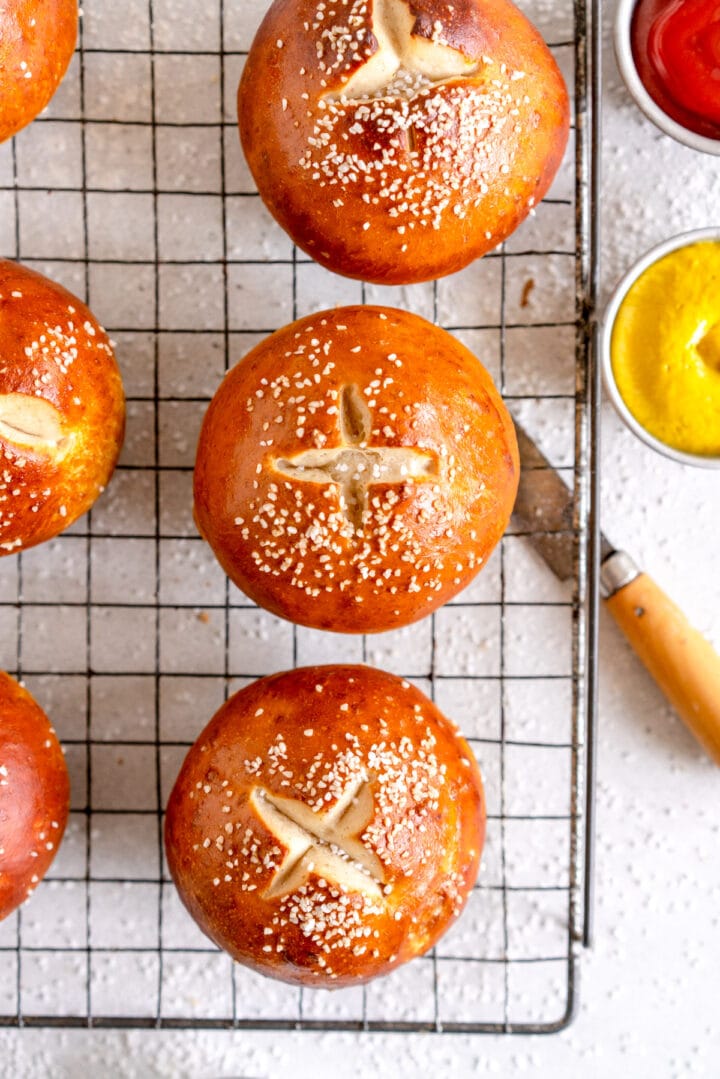 Chewy Pretzel Buns Cloudy Kitchen