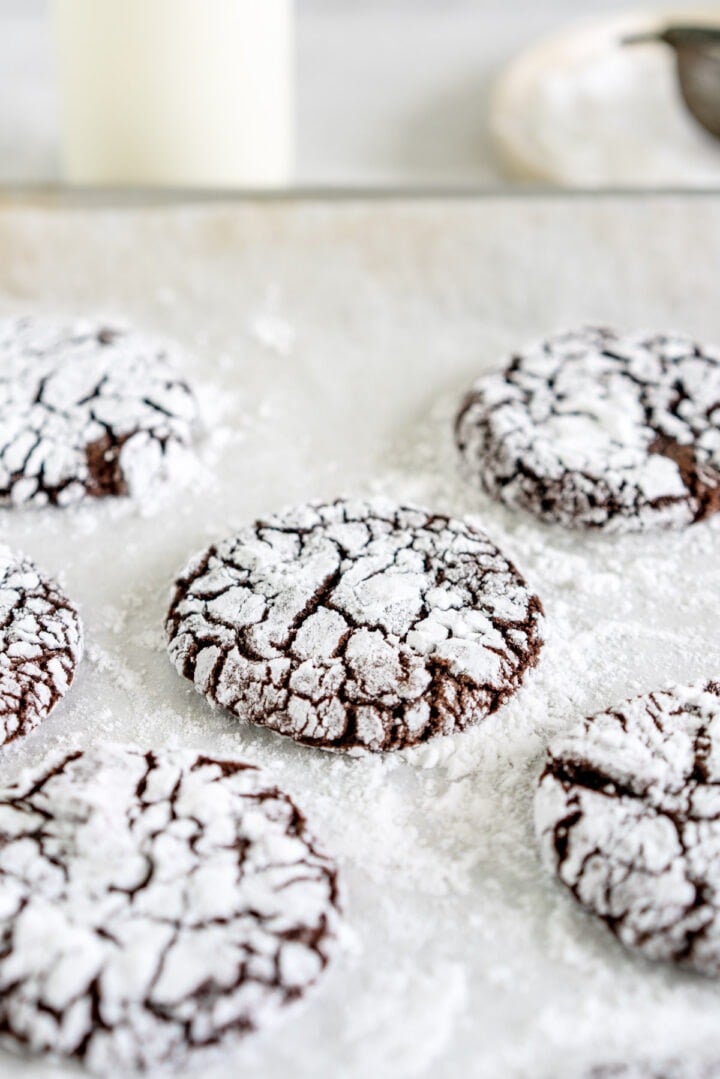 20 minute Chocolate Crinkle Cookies - Cloudy Kitchen