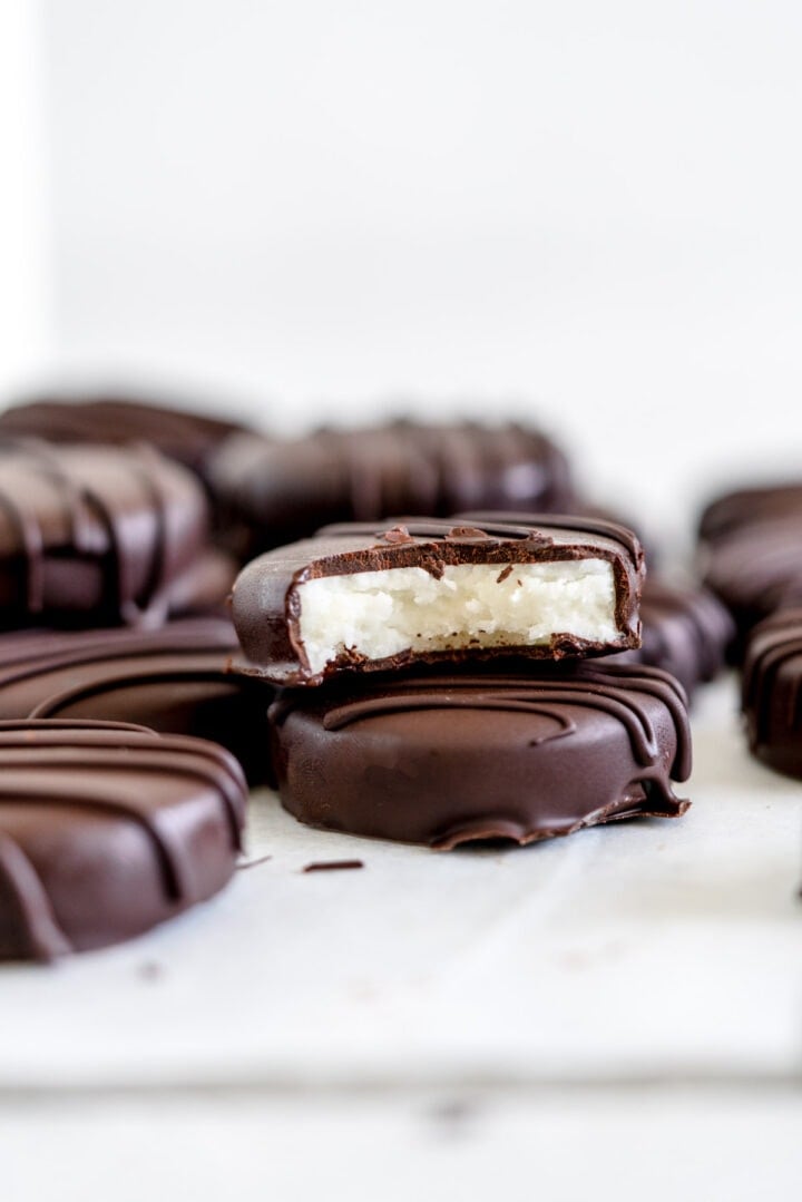 6 Ingredient Peppermint Patties - Cloudy Kitchen