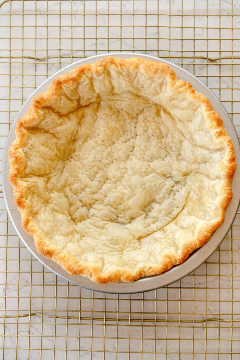 How To Blind Bake Pie Crust - Cloudy Kitchen